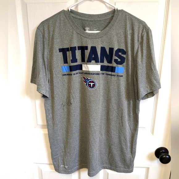 Nike | Shirts | Autographed Nike Tennessee Titans Signed By 6 Gray ...